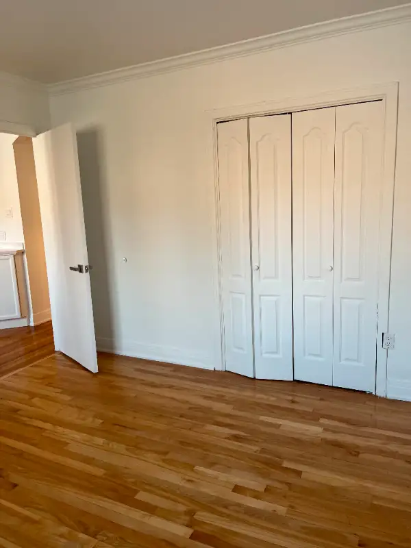 Guiker | 2331 rue Sicard, Montreal 144526