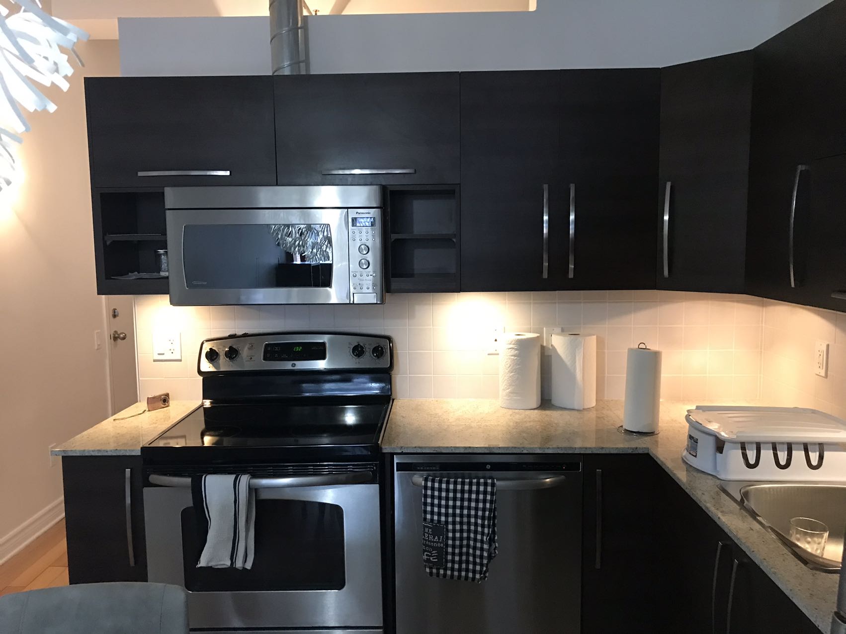 Guiker | 1200 rue Crescent, Montreal 147467